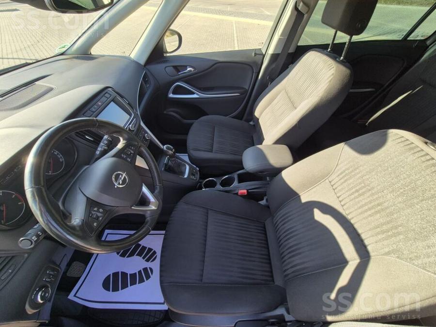 Black Opel Zafira 2018 in Saldus, with an engine capacity of 1.60 L and mileage of 123 thousand km for 9450 €, photo 10 on AUTOMOTO.COM.LV