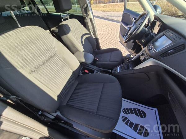 Melns Opel Zafira 2018 Saldus, ar dzinēja tilpumu 1.60 L un nobraukumu 123 tūkst. km par 9450 €, foto 10 vietnē AUTOMOTO.COM.LV
