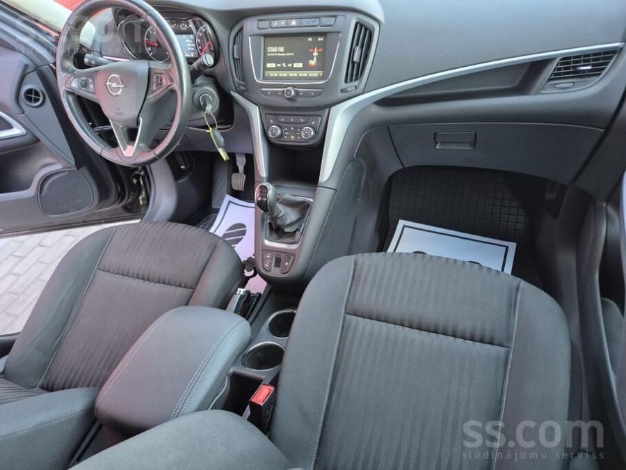 Black Opel Zafira 2018 in Saldus, with an engine capacity of 1.60 L and mileage of 123 thousand km for 9450 €, photo 14 on AUTOMOTO.COM.LV