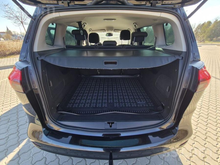 Black Opel Zafira 2018 in Saldus, with an engine capacity of 1.60 L and mileage of 123 thousand km for 9450 €, photo 27 on AUTOMOTO.COM.LV