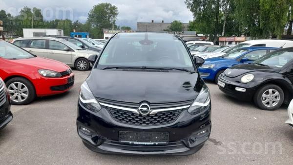 Black Opel Zafira 2018 in Riga, with an engine capacity of 1.60 L and mileage of 237 thousand km for 7500 €, photo 1 on AUTOMOTO.COM.LV