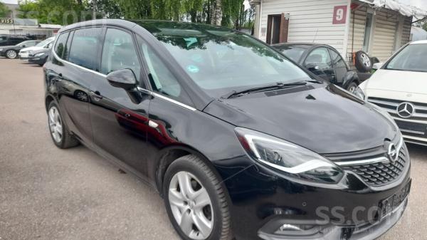 Black Opel Zafira 2018 in Riga, with an engine capacity of 1.60 L and mileage of 237 thousand km for 7500 €, photo 4 on AUTOMOTO.COM.LV