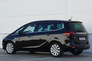 Melns Opel Zafira 2018 Rīga, ar dzinēja tilpumu 2.00 L un nobraukumu 177 tūkst. km par 7600 €, foto 8 vietnē AUTOMOTO.COM.LV