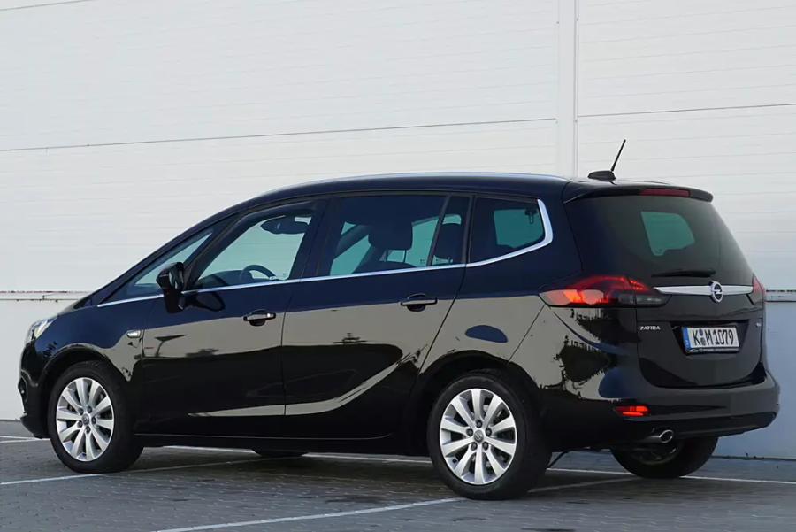 Melns Opel Zafira 2018 Rīga, ar dzinēja tilpumu 2.00 L un nobraukumu 177 tūkst. km par 7600 €, foto 8 vietnē AUTOMOTO.COM.LV