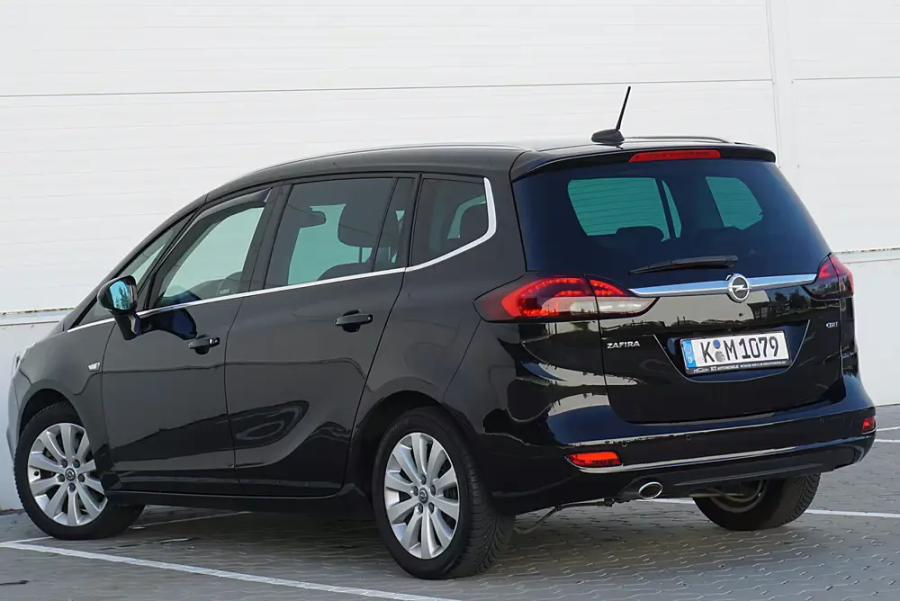 Melns Opel Zafira 2018 Rīga, ar dzinēja tilpumu 2.00 L un nobraukumu 177 tūkst. km par 7600 €, foto 9 vietnē AUTOMOTO.COM.LV
