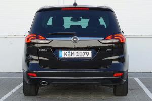 Melns Opel Zafira 2018 Rīga, ar dzinēja tilpumu 2.00 L un nobraukumu 177 tūkst. km par 7600 €, foto 10 vietnē AUTOMOTO.COM.LV
