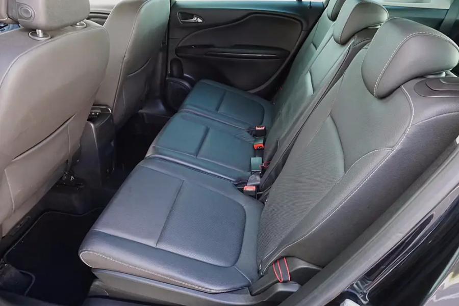 Melns Opel Zafira 2018 Rīga, ar dzinēja tilpumu 2.00 L un nobraukumu 177 tūkst. km par 7600 €, foto 17 vietnē AUTOMOTO.COM.LV