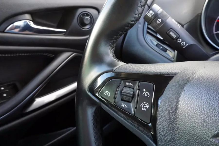 Melns Opel Zafira 2018 Rīga, ar dzinēja tilpumu 2.00 L un nobraukumu 177 tūkst. km par 7600 €, foto 23 vietnē AUTOMOTO.COM.LV