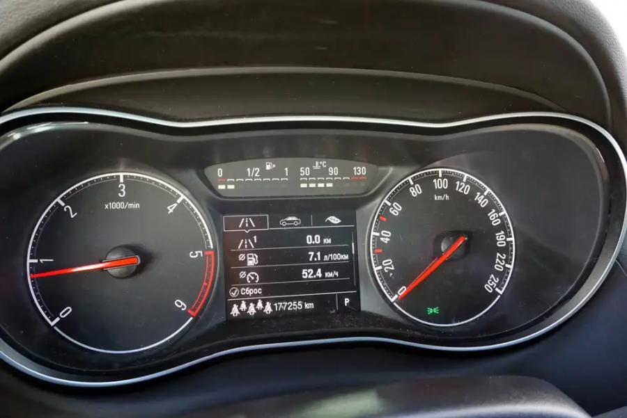 Melns Opel Zafira 2018 Rīga, ar dzinēja tilpumu 2.00 L un nobraukumu 177 tūkst. km par 7600 €, foto 24 vietnē AUTOMOTO.COM.LV