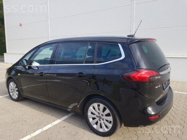 Melns Opel Zafira 2018 Rīga, ar dzinēja tilpumu 2.00 L un nobraukumu 184 tūkst. km par 9480 €, foto 5 vietnē AUTOMOTO.COM.LV