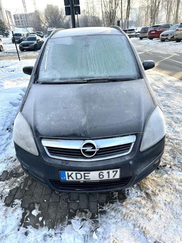 Melns Opel Zafira 2005 Viļņa, ar dzinēja tilpumu 1.80 L un nobraukumu 264 tūkst. km par 650 €, foto 8 vietnē AUTOMOTO.COM.LV