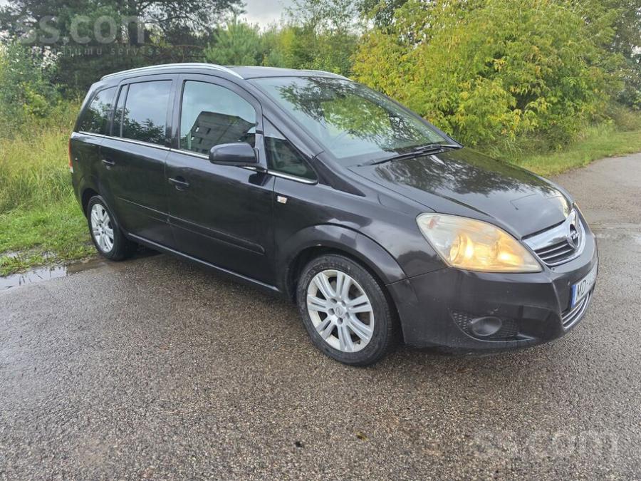 Melns Opel Zafira 2008 Daugavpils, ar dzinēja tilpumu 1.90 L un nobraukumu 339 tūkst. km par 1250 €, foto 3 vietnē AUTOMOTO.COM.LV
