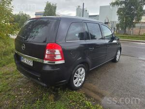 Melns Opel Zafira 2008 Daugavpils, ar dzinēja tilpumu 1.90 L un nobraukumu 339 tūkst. km par 1250 €, foto 4 vietnē AUTOMOTO.COM.LV