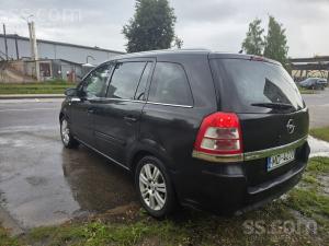Melns Opel Zafira 2008 Daugavpils, ar dzinēja tilpumu 1.90 L un nobraukumu 339 tūkst. km par 1250 €, foto 5 vietnē AUTOMOTO.COM.LV