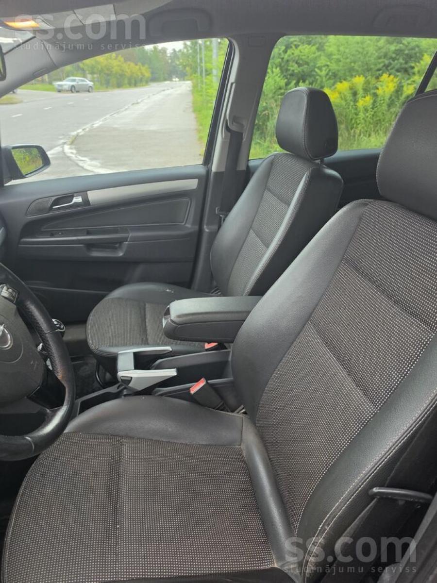 Melns Opel Zafira 2008 Daugavpils, ar dzinēja tilpumu 1.90 L un nobraukumu 339 tūkst. km par 1250 €, foto 7 vietnē AUTOMOTO.COM.LV
