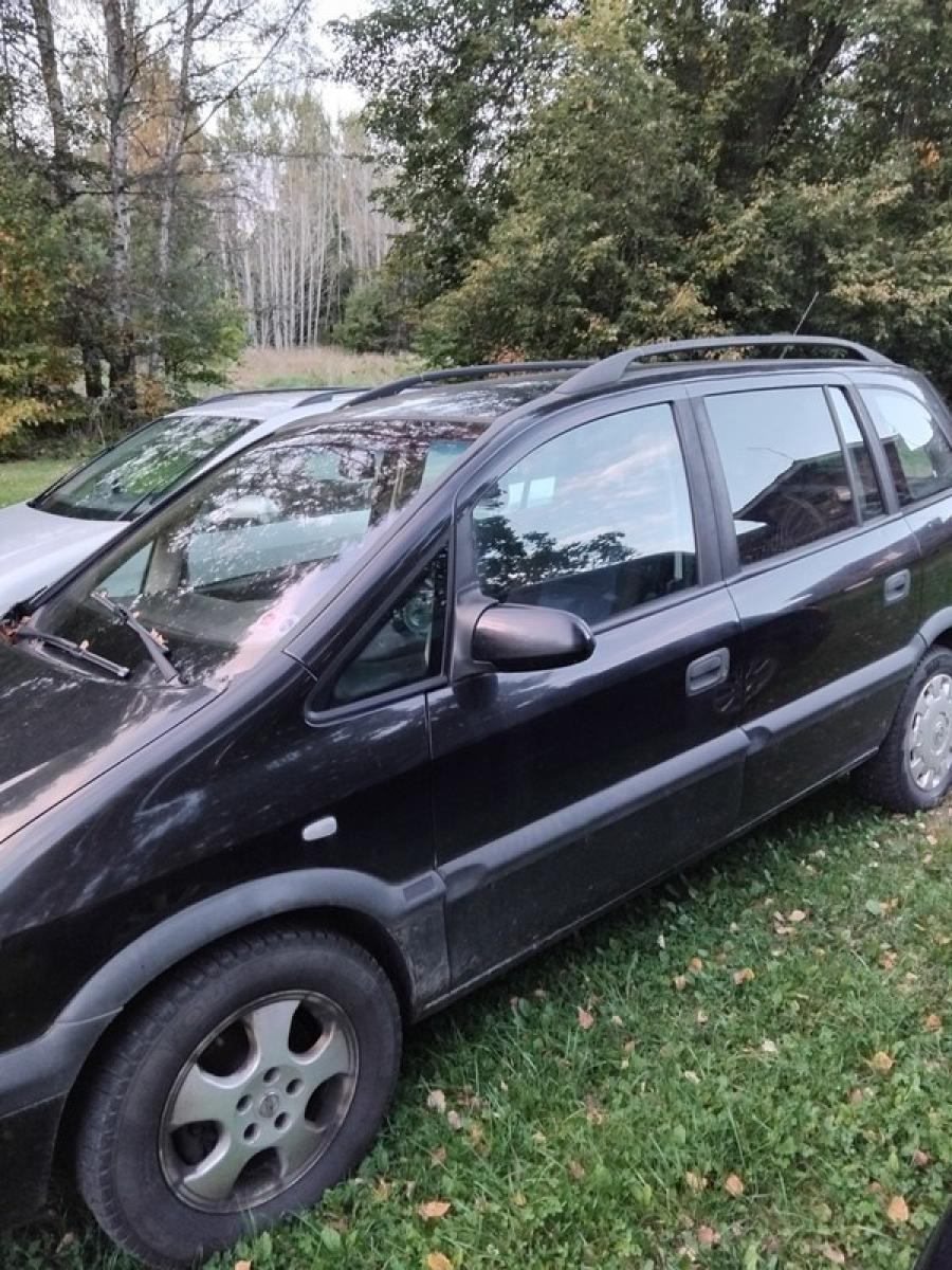 Black Opel Zafira 2003 in Polva, with an engine capacity of 0.00 L and mileage of 372 thousand km for 600 €, photo 7 on AUTOMOTO.COM.LV