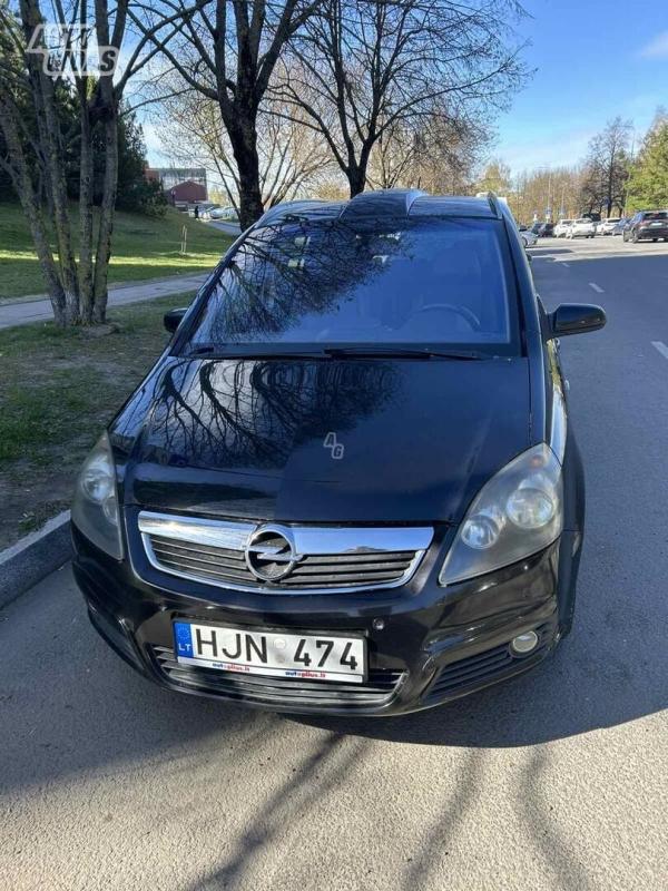 Black Opel Zafira 2006 in Vilnius, with an engine capacity of 1.90 L and mileage of 305 thousand km for 1800 €, photo 2 on AUTOMOTO.COM.LV