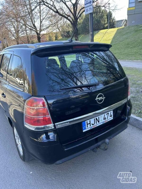 Black Opel Zafira 2006 in Vilnius, with an engine capacity of 1.90 L and mileage of 305 thousand km for 1800 €, photo 5 on AUTOMOTO.COM.LV