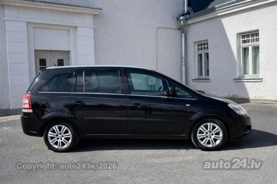 Black Opel Zafira 2008 in Valga, with an engine capacity of 1.90 L and mileage of 224 thousand km for 1900 €, photo 5 on AUTOMOTO.COM.LV