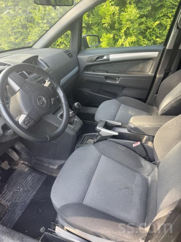 Melns Opel Zafira 2008 Rīga, ar dzinēja tilpumu 1.90 L un nobraukumu 301 tūkst. km par 850 €, foto 7 vietnē AUTOMOTO.COM.LV