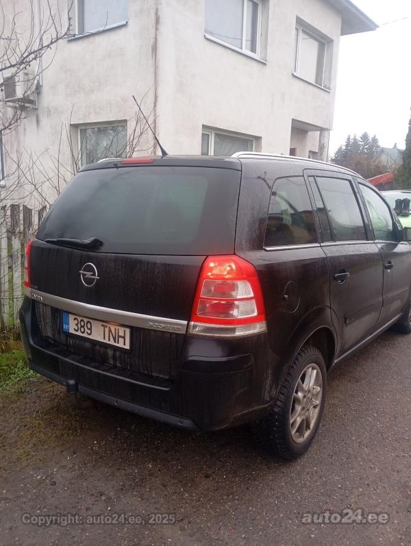 Black Opel Zafira 2009 in Tallinn, with an engine capacity of 1.60 L and mileage of 201 thousand km for 1400 €, photo 4 on AUTOMOTO.COM.LV