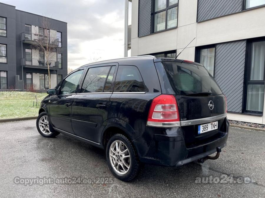 Black Opel Zafira 2009 in Tartu, with an engine capacity of 1.60 L and mileage of 200 thousand km for 2199 €, photo 2 on AUTOMOTO.COM.LV