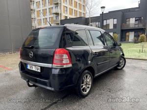 Black Opel Zafira 2009 in Tartu, with an engine capacity of 1.60 L and mileage of 200 thousand km for 2199 €, photo 4 on AUTOMOTO.COM.LV