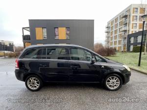 Black Opel Zafira 2009 in Tartu, with an engine capacity of 1.60 L and mileage of 200 thousand km for 2199 €, photo 5 on AUTOMOTO.COM.LV