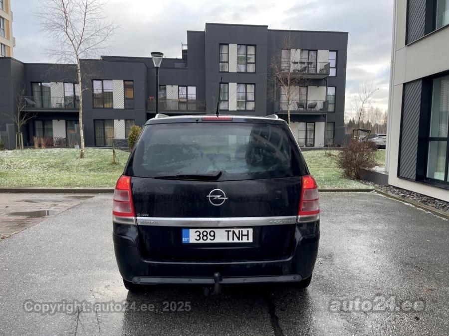 Black Opel Zafira 2009 in Tartu, with an engine capacity of 1.60 L and mileage of 200 thousand km for 2199 €, photo 8 on AUTOMOTO.COM.LV