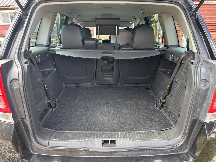 Melns Opel Zafira 2010 Pērnava, ar dzinēja tilpumu 2.00 L un nobraukumu 211 tūkst. km par 4899 €, foto 24 vietnē AUTOMOTO.COM.LV
