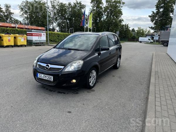 Black Opel Zafira 2010 in Jelgava, with an engine capacity of 1.70 L and mileage of 274 thousand km for 3300 €, photo 1 on AUTOMOTO.COM.LV