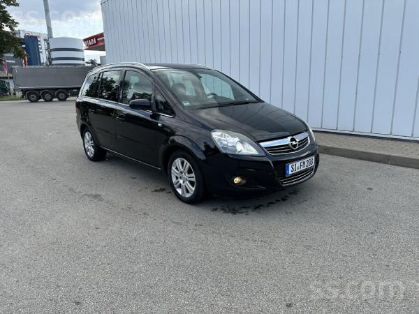 Black Opel Zafira 2010 in Jelgava, with an engine capacity of 1.70 L and mileage of 274 thousand km for 3300 €, photo 3 on AUTOMOTO.COM.LV