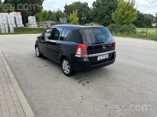 Black Opel Zafira 2010 in Jelgava, with an engine capacity of 1.70 L and mileage of 274 thousand km for 3300 €, photo 7 on AUTOMOTO.COM.LV