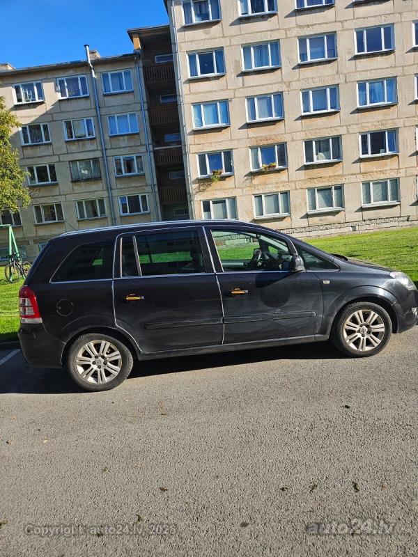Melns Opel Zafira 2012 Tallina, ar dzinēja tilpumu 1.70 L un nobraukumu 266 tūkst. km par 3500 €, foto 3 vietnē AUTOMOTO.COM.LV