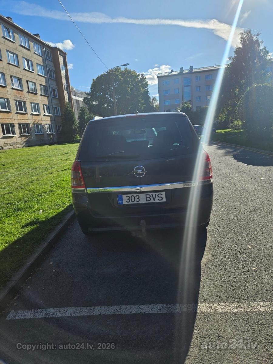 Melns Opel Zafira 2012 Tallina, ar dzinēja tilpumu 1.70 L un nobraukumu 266 tūkst. km par 3500 €, foto 4 vietnē AUTOMOTO.COM.LV