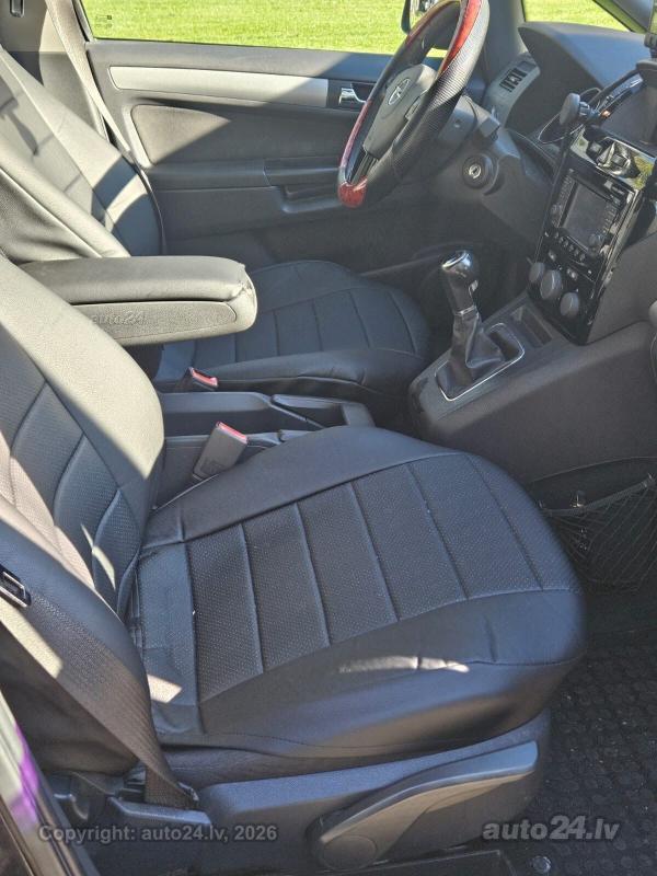 Melns Opel Zafira 2012 Tallina, ar dzinēja tilpumu 1.70 L un nobraukumu 266 tūkst. km par 3500 €, foto 7 vietnē AUTOMOTO.COM.LV