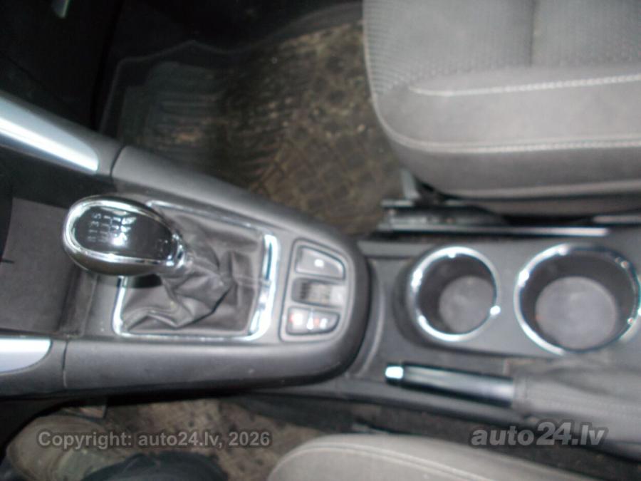 Black Opel Zafira 2014 in Tallinn, with an engine capacity of 1.60 L and mileage of 348 thousand km for 4950 €, photo 9 on AUTOMOTO.COM.LV