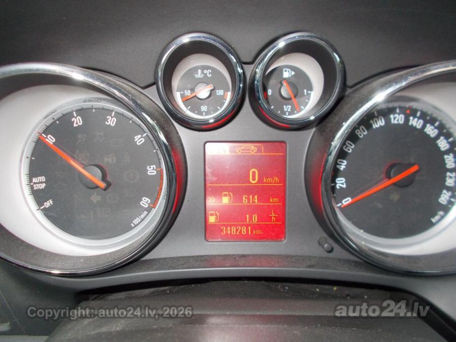 Black Opel Zafira 2014 in Tallinn, with an engine capacity of 1.60 L and mileage of 348 thousand km for 4950 €, photo 10 on AUTOMOTO.COM.LV