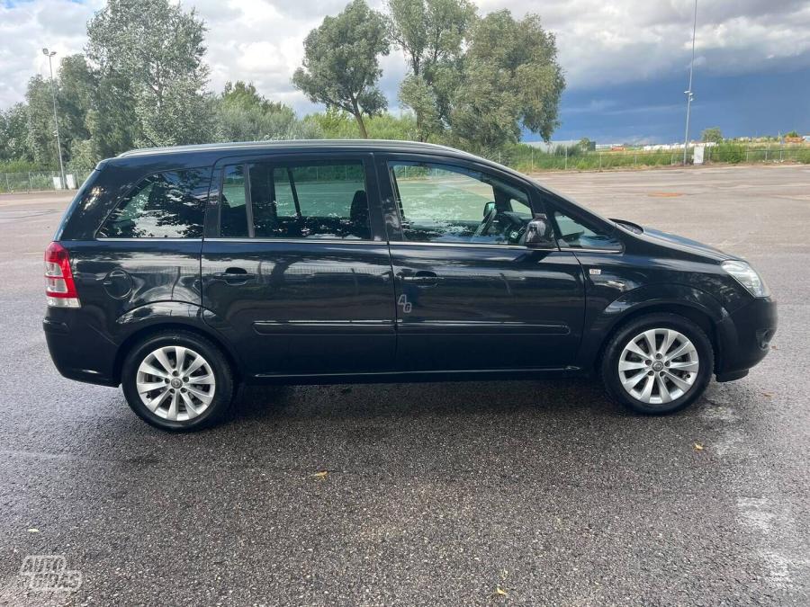 Melns Opel Zafira 2014 Marijampole, ar dzinēja tilpumu 1.80 L un nobraukumu 165 tūkst. km par 3550 €, foto 5 vietnē AUTOMOTO.COM.LV