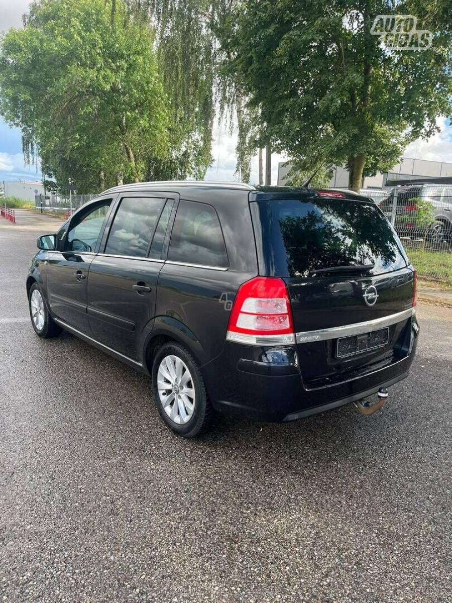 Melns Opel Zafira 2014 Marijampole, ar dzinēja tilpumu 1.80 L un nobraukumu 165 tūkst. km par 3550 €, foto 7 vietnē AUTOMOTO.COM.LV