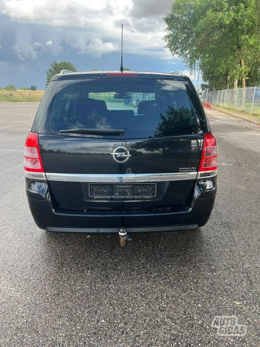 Melns Opel Zafira 2014 Marijampole, ar dzinēja tilpumu 1.80 L un nobraukumu 165 tūkst. km par 3550 €, foto 9 vietnē AUTOMOTO.COM.LV