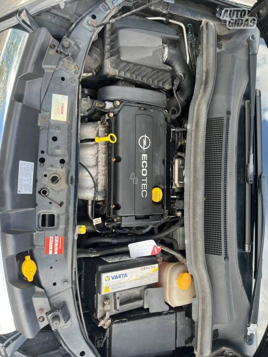 Melns Opel Zafira 2014 Marijampole, ar dzinēja tilpumu 1.80 L un nobraukumu 165 tūkst. km par 3550 €, foto 20 vietnē AUTOMOTO.COM.LV