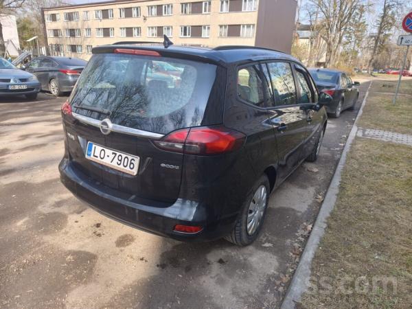 Opel Zafira 2014 Ogre vietnē Melns Opel Zafira 2014 Ogre, ar dzinēja tilpumu 1.60 L un nobraukumu 197 tūkst. km par 4700 €, foto 5 vietnē AUTOMOTO.COM.LV