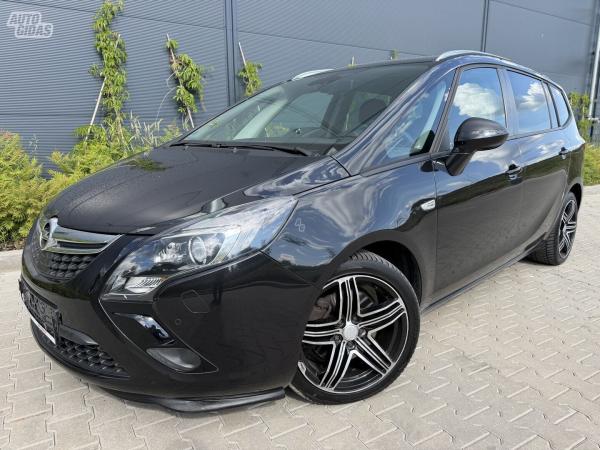 Black Opel Zafira 2015 in Vilnius, with an engine capacity of 2.00 L and mileage of 160 thousand km for 6900 €, photo 1 on AUTOMOTO.COM.LV