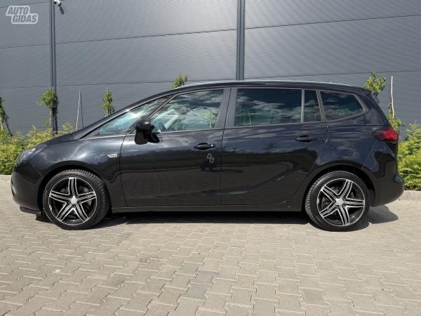 Black Opel Zafira 2015 in Vilnius, with an engine capacity of 2.00 L and mileage of 160 thousand km for 6900 €, photo 3 on AUTOMOTO.COM.LV