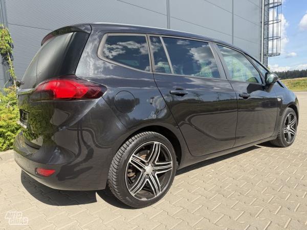 Black Opel Zafira 2015 in Vilnius, with an engine capacity of 2.00 L and mileage of 160 thousand km for 6900 €, photo 7 on AUTOMOTO.COM.LV
