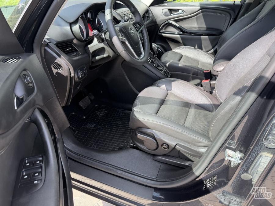 Melns Opel Zafira 2015 Viļņa, ar dzinēja tilpumu 2.00 L un nobraukumu 160 tūkst. km par 6900 €, foto 11 vietnē AUTOMOTO.COM.LV