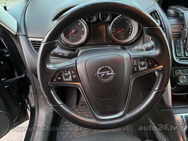 Opel Zafira 2015 Rakvere vietnē Melns Opel Zafira 2015 Rakvere, ar dzinēja tilpumu 2.00 L un nobraukumu 230 tūkst. km par 7777 €, foto 10 vietnē AUTOMOTO.COM.LV