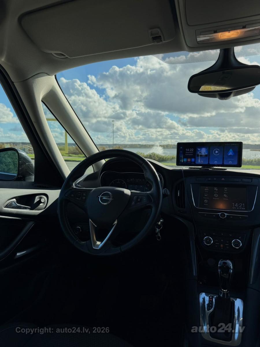 Black Opel Zafira 2018 in Tallinn, with an engine capacity of 2.00 L and mileage of 257 thousand km for 10900 €, photo 6 on AUTOMOTO.COM.LV