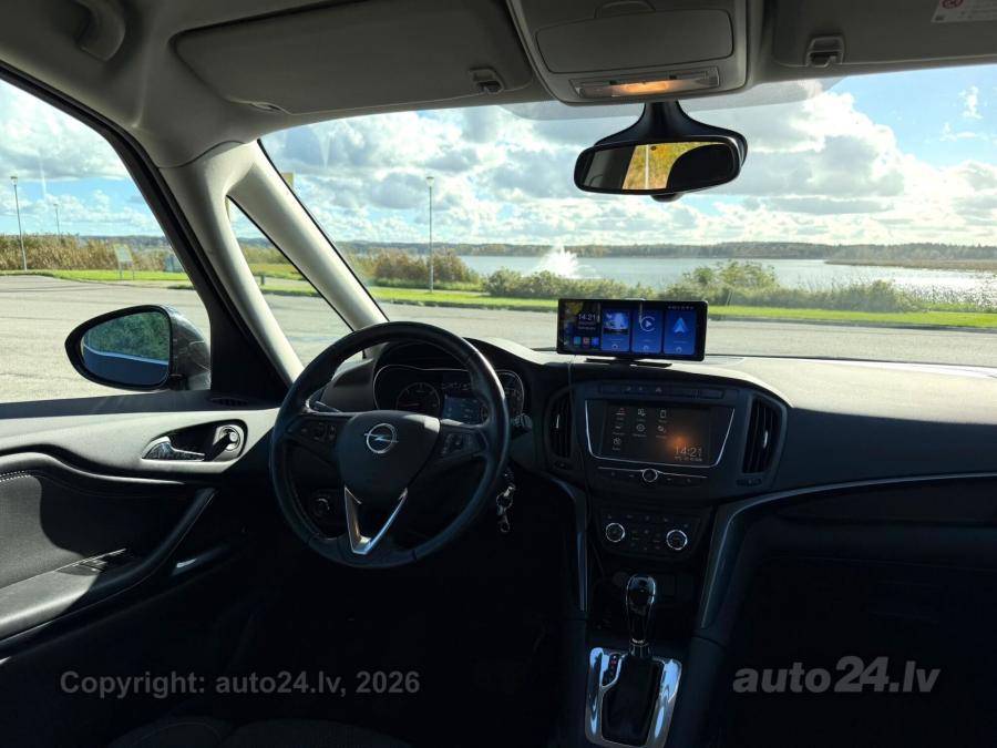 Black Opel Zafira 2018 in Tallinn, with an engine capacity of 2.00 L and mileage of 257 thousand km for 10900 €, photo 8 on AUTOMOTO.COM.LV